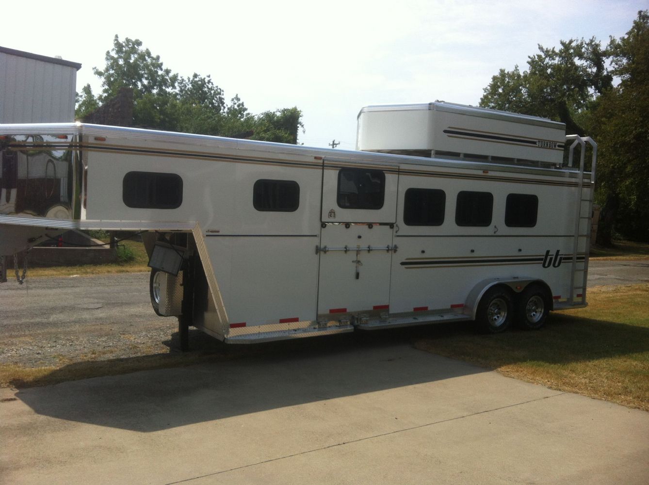 Turnbow Custom Horse Trailers - Slant Load | Oklahoma